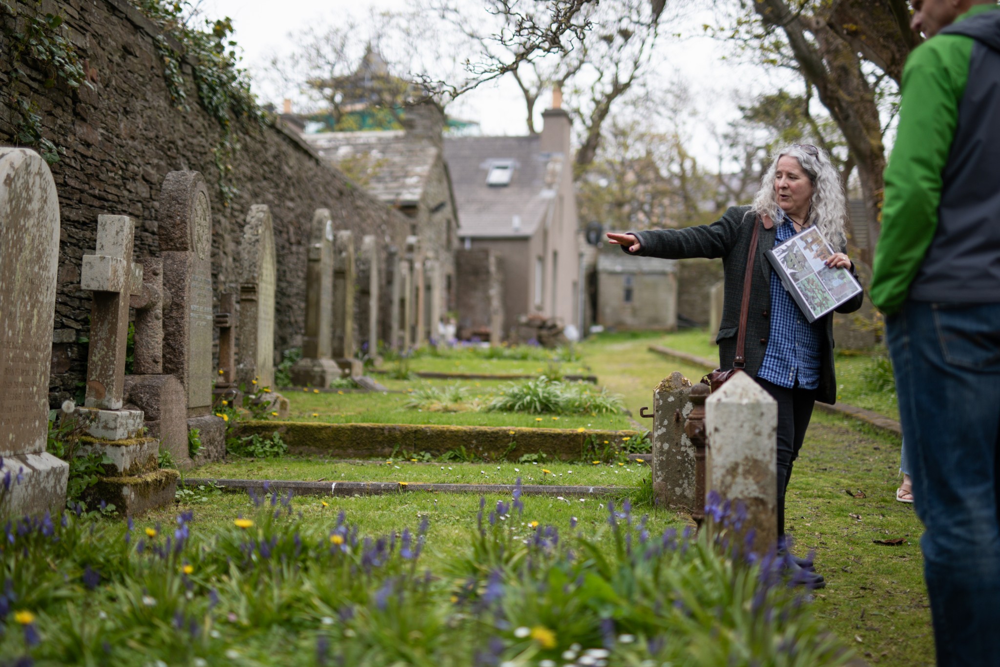 Cathedral graveyard tours bring Orkney's past to life | Orkney.com